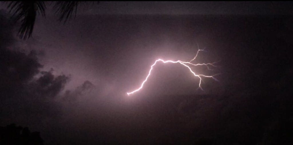 [Vidéo] Une tempête électrique illumine le ciel du nord de Maurice, ce ...