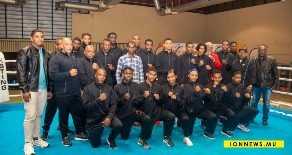 Remise d'équipements à l'équipe nationale de boxe pour les Championnats ...