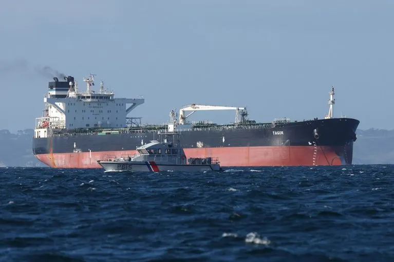 Flotte fantôme russe : mise en garde à vue du commandant du pétrolier ...